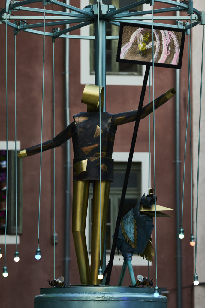 BEE BE MON MANÈGE – Contemporaine de Nîmes